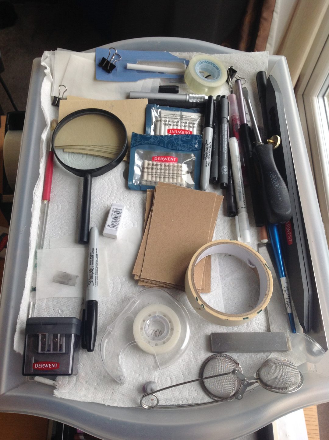 How to set up your Drawing Desk (this is how I set up my table)